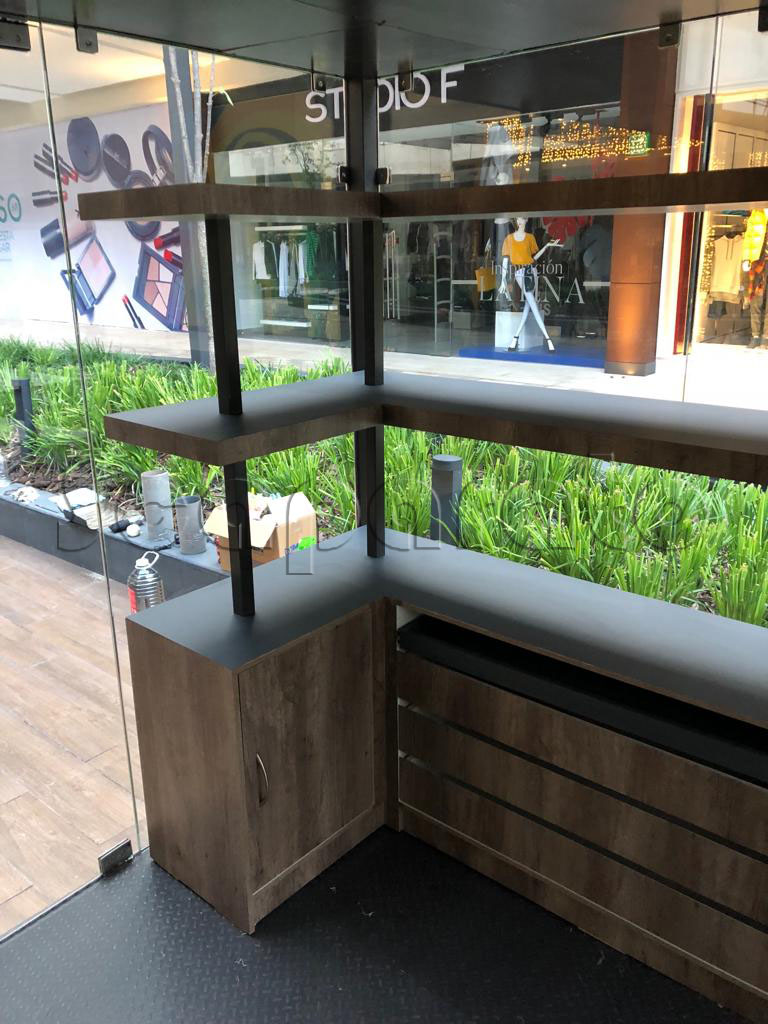 Exhibidores de aluminio exhibe y organiza de manera efectiva